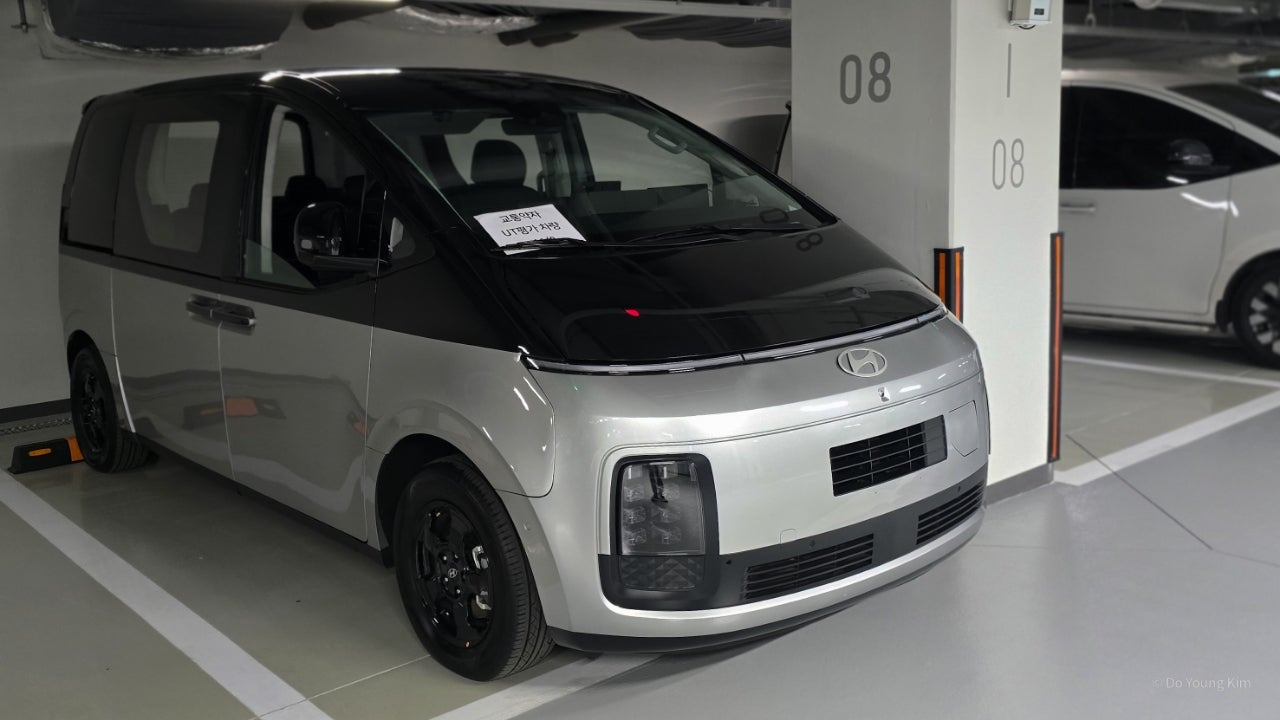 "디자인 뒤집혔다!"... 스타리아 EV 출시 소식, 이것 없자 '극과 극' 반응