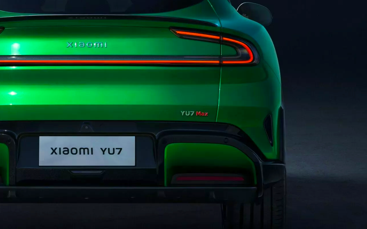 ‘급하면 테슬라 사세요’… 24만대 샤오미 YU7 품절 대란에 CEO 대응