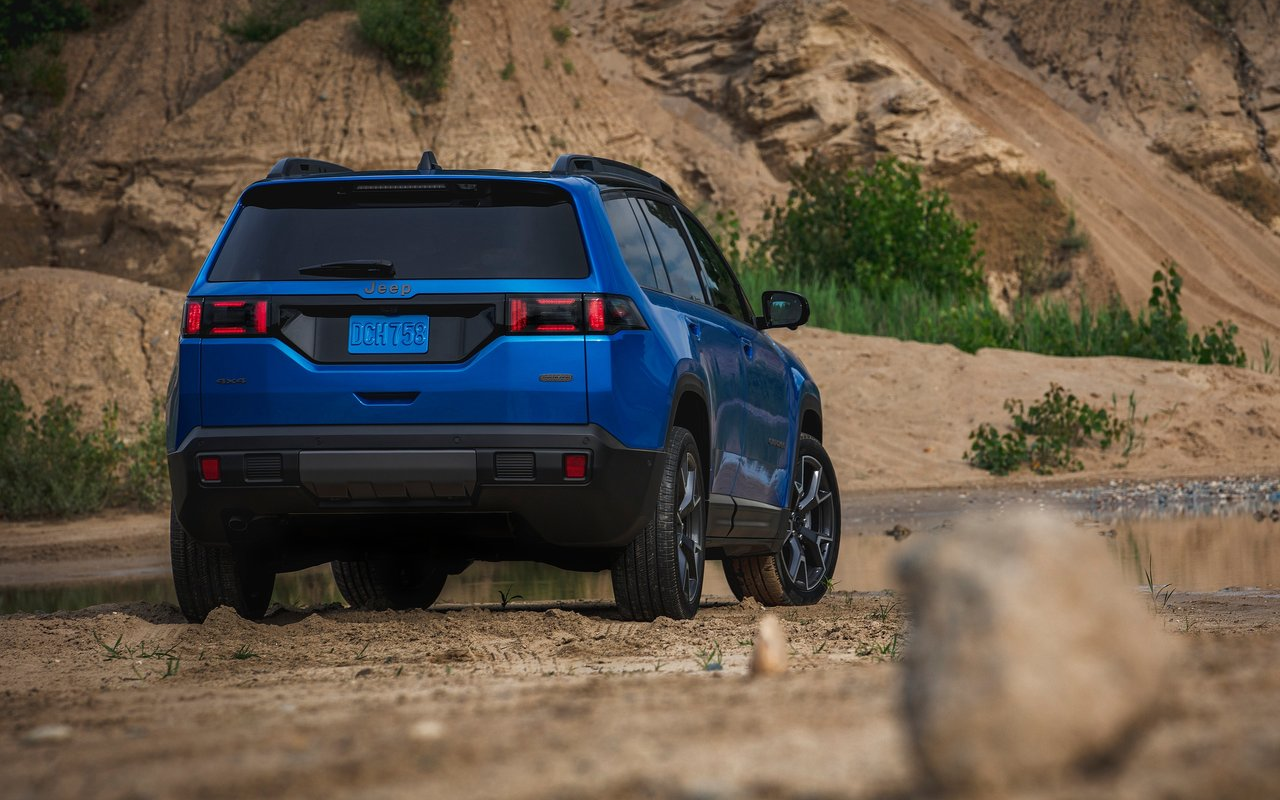 SUV의 원조, 2026 지프 체로키… 연비 15.7km/L 하이브리드로 부활 선언